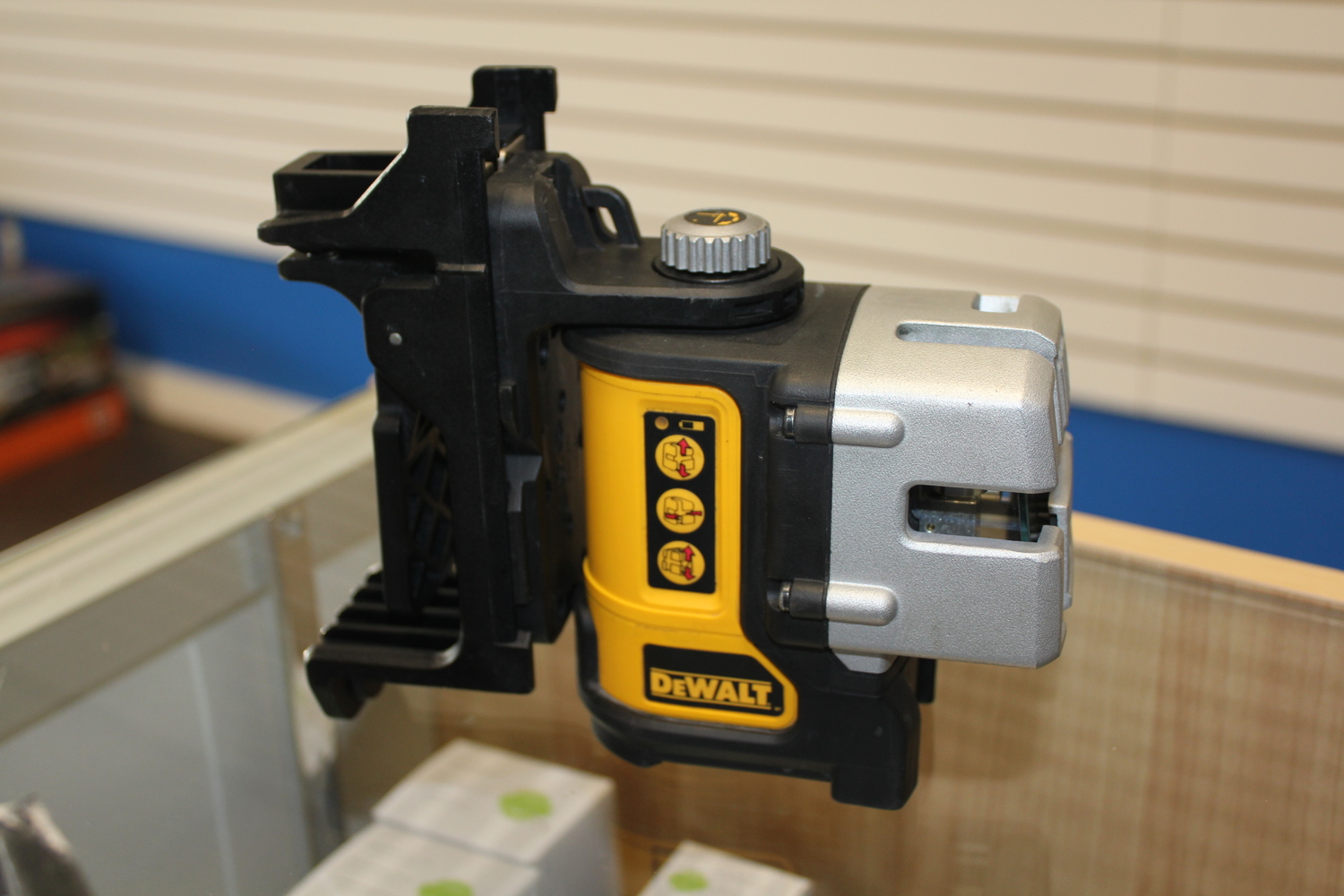 Dewalt DW089 | SHUSWAP PAWN